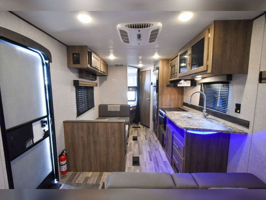 2023 CROSSROADS ZINGER 252BH - NEW - Camping World