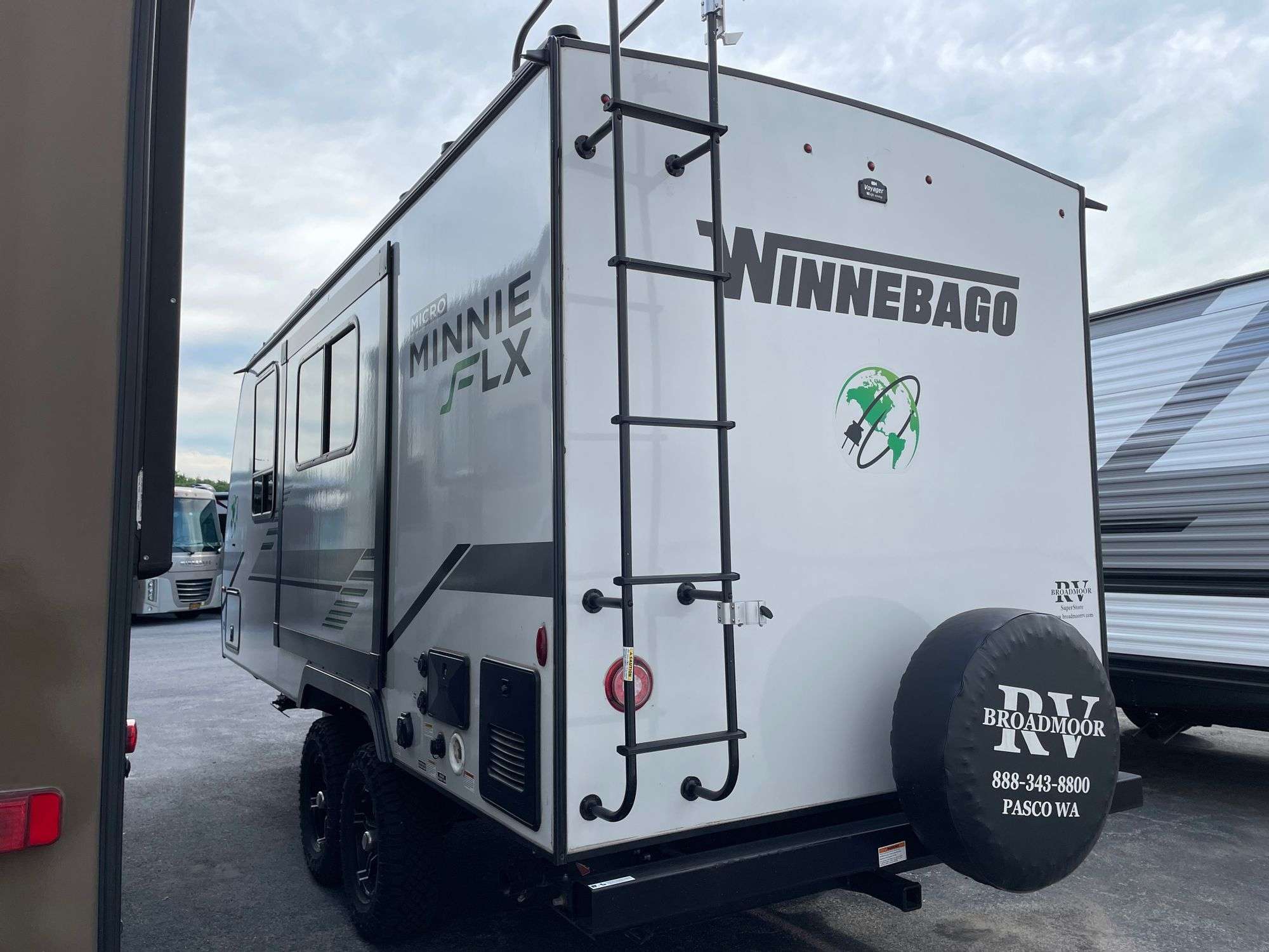 2022 WINNEBAGO MICRO MINNIE FLX 2108DS - Camping World