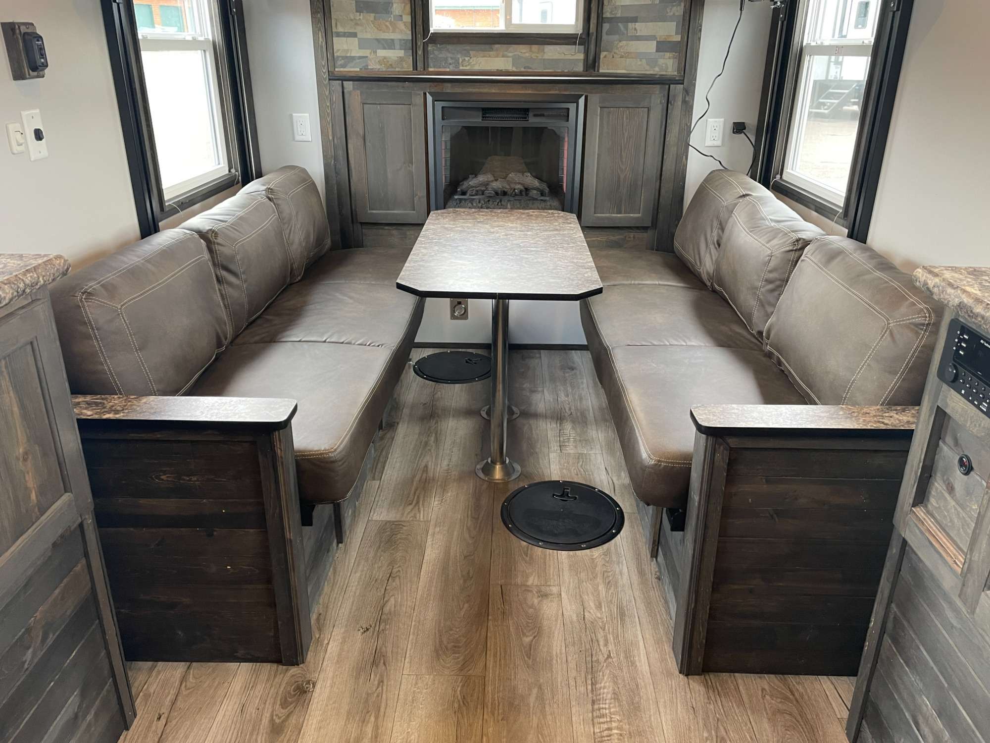 2022 AMERICAN SURPLUS ICE CASTLE RV 8X24V 20TH ANNIVERSARY - USED ...