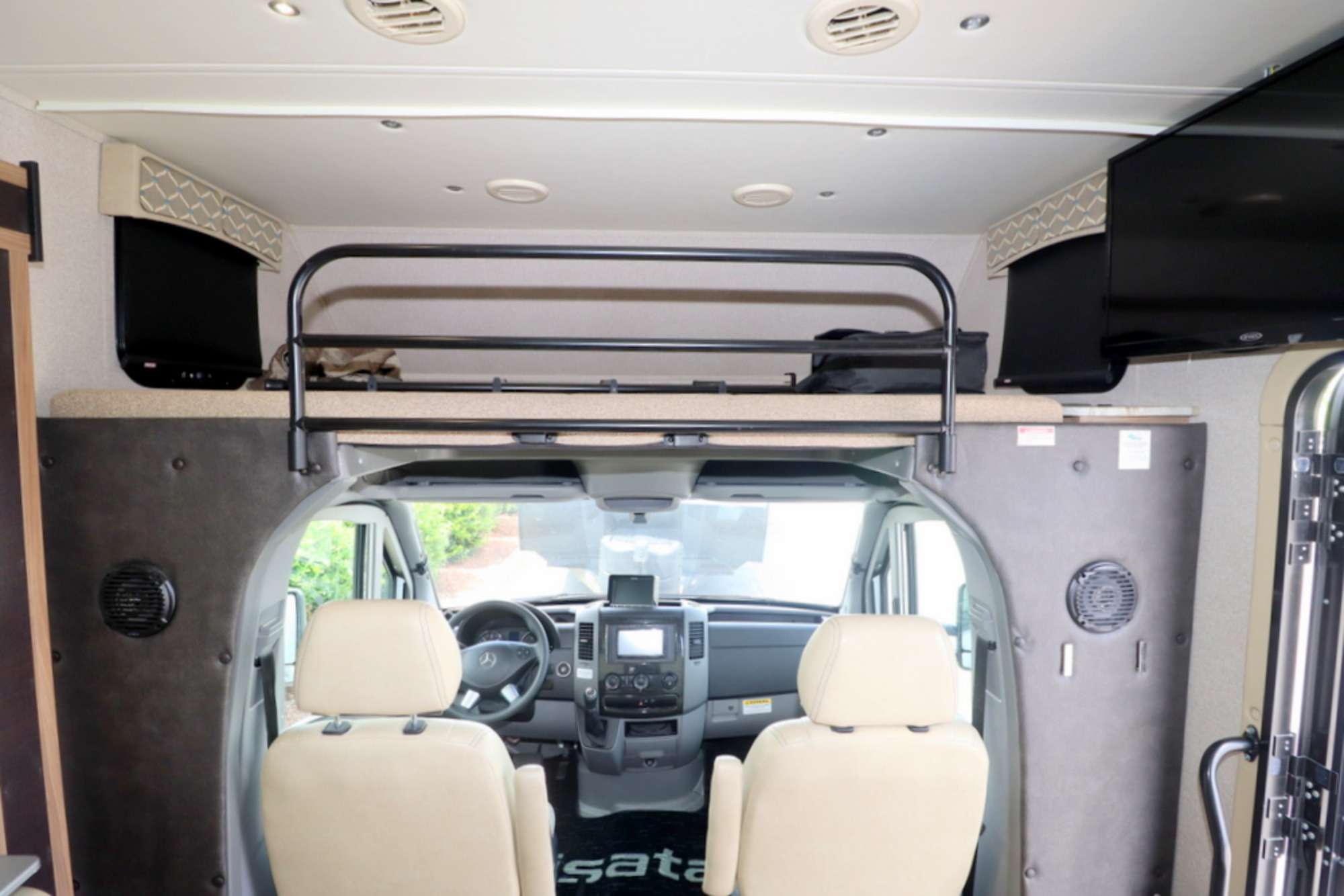 2020 DYNAMAX ISATA 3 24FW - USED - Camping World