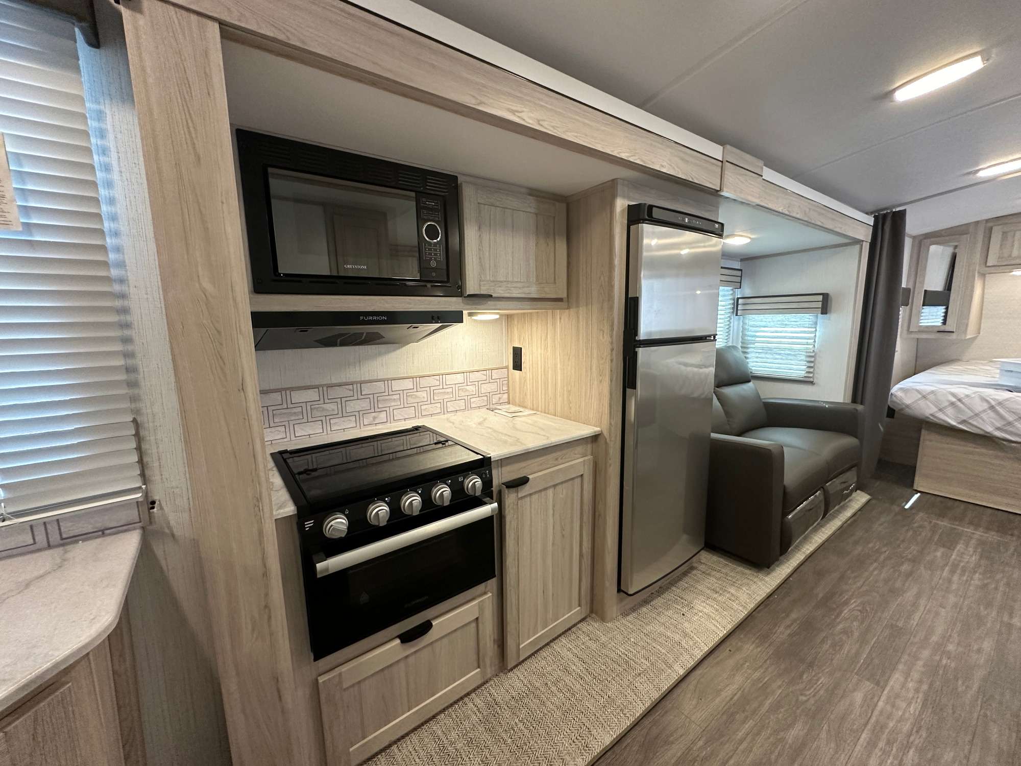 2023 CRUISER RV SHADOW CRUISER 228RKS - NEW - Camping World