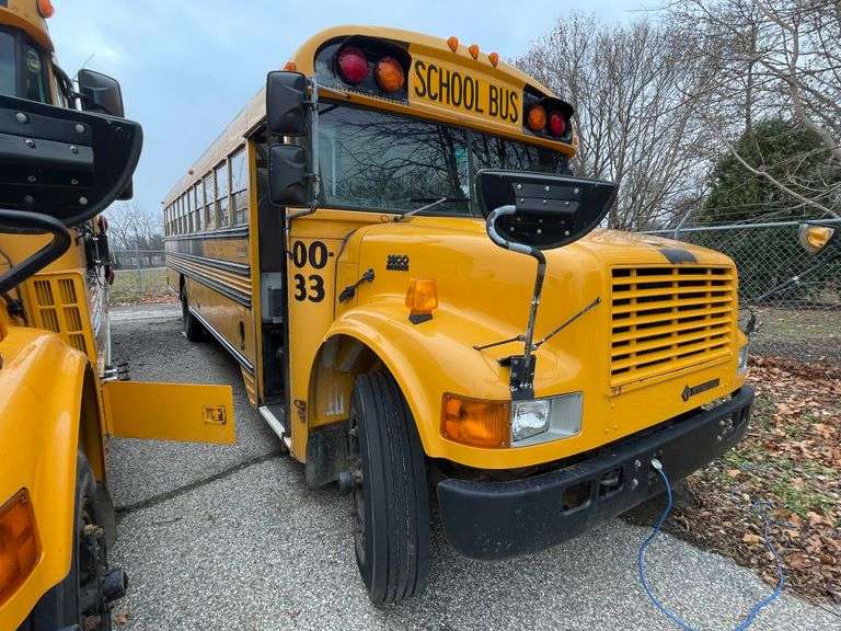 2000 BLUE BIRD 3800 W/ DT466E - CIS Auctions