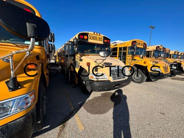 2012 BLUEBIRD BB CONVENTIONAL W/ 6.7L CUMMINS - CIS Auctions