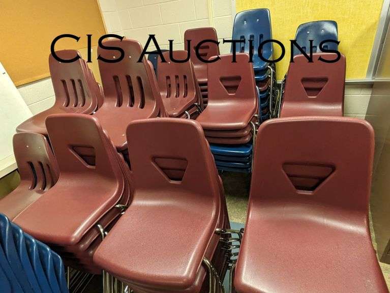 PLASTIC CHAIRS - CIS Auctions