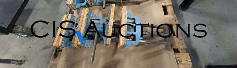 WOOD TABLE CLAMPS - CIS Auctions