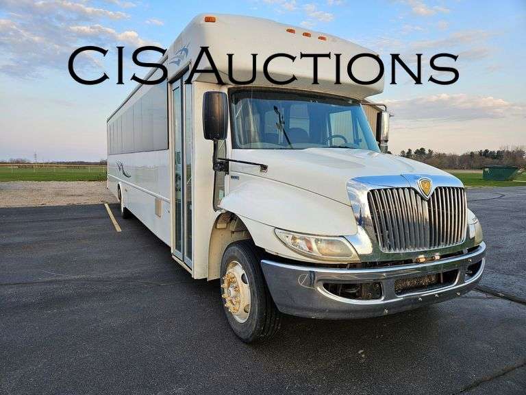 2012 INTERNATIONAL STARCRAFT SHUTTLE W/MAXXFORCE 7 - CIS Auctions