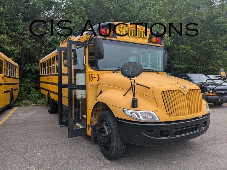 2005 INTERNATIONAL IC W/ DT466 - CIS Auctions