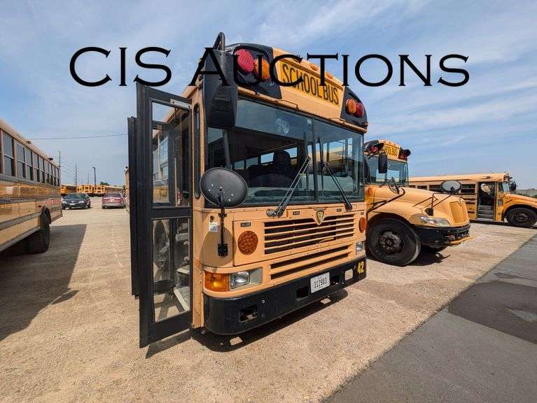 2009 IC F.E. 300 W/MAXXFORCE DT466 - CIS Auctions