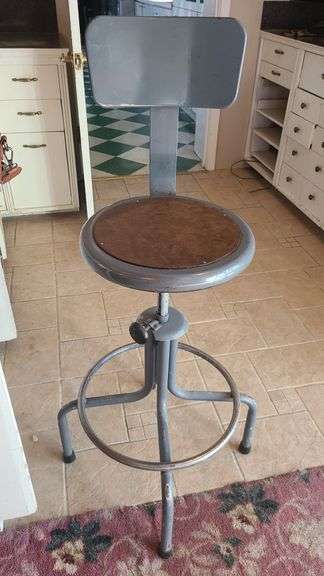 Vintage InterRoyal Stool - Prime Time Auctions, Inc.