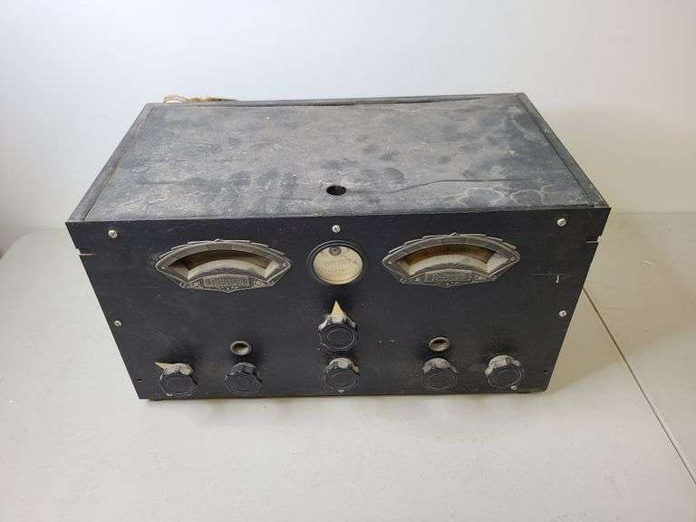 1930s Patterson All-Wave Tube Radio - Prime Time Auctions, Inc.