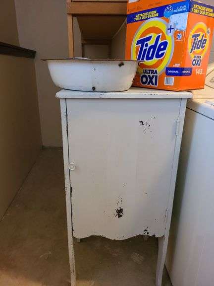 Vintage Cupboard with Contents, Enamel Pan, Tide - Prime Time Auctions ...