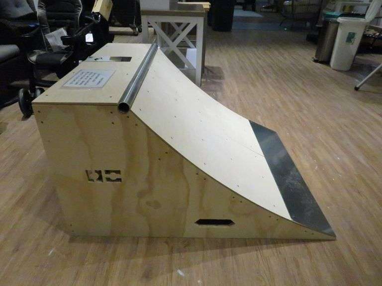 OC Ramps Quarter Pipe Ramp - Prime Time Auctions, Inc.
