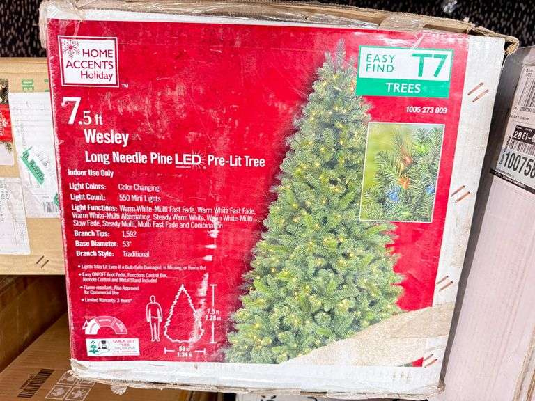 Home Accents Holiday 7.5ft Wesley Long Needle Pine LED Pre-Lit Tree ...