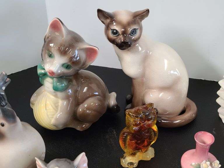 Assorted Figurines - Prime Time Auctions, Inc.