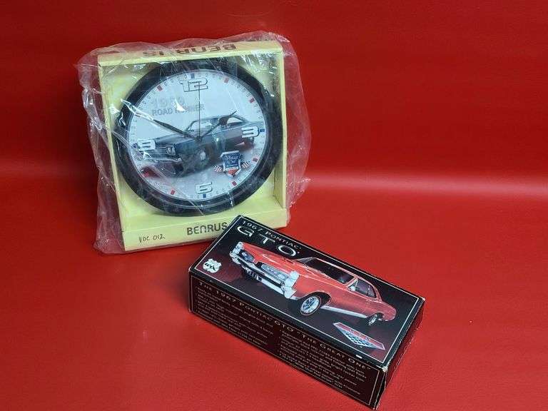 Model 1967 Pontiac GTO and Clock with Picture of 1969 Road Runner ...