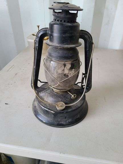 Dietz Little Wizard Lantern - Prime Time Auctions, Inc.