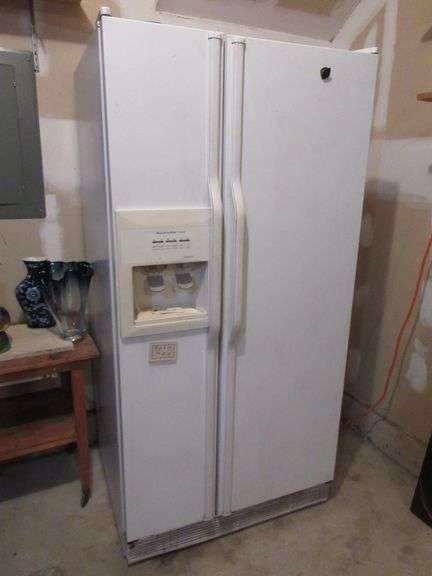 Kitchen Aid Superba Refrigerator / Freezer - Prime Time Auctions, Inc.