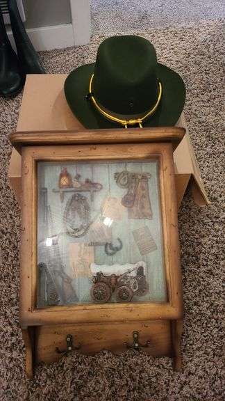 Felt Stratton Self Forming Hat 7 1/8, Cowboy Shadow Box With Hooks ...