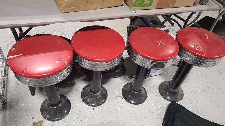 *4)Stools - Prime Time Auctions, Inc.