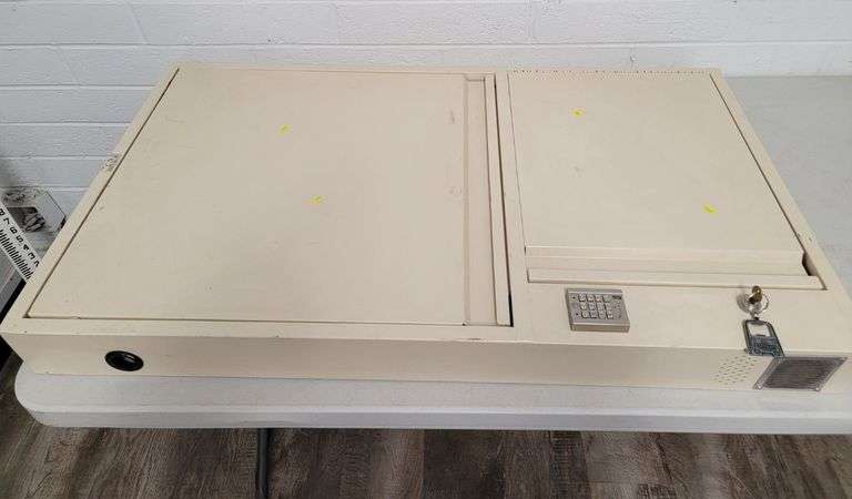 Digilock Metal Box - Prime Time Auctions, Inc.