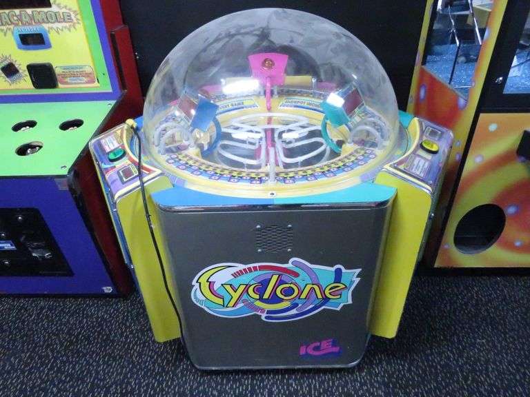 * Cyclone Arcade Game - Prime Time Auctions, Inc.
