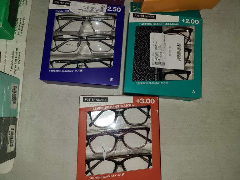 *7) Foster Grant Reading Glasses Sets - Prime Time Auctions, Inc.