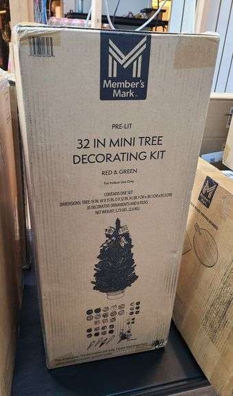 Pre-Lit 32 inch Mini Tree Decorating Kit - Prime Time Auctions, Inc.