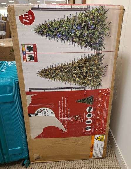 7.5ft Pre-Lit Augusta Pine Tree - Prime Time Auctions, Inc.