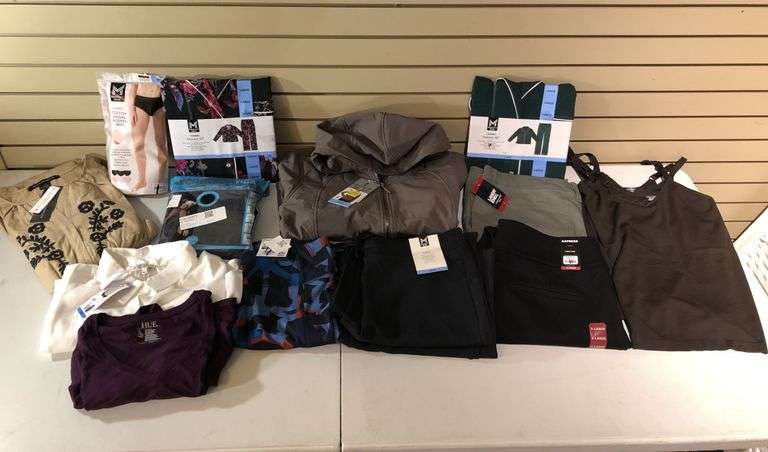 Ladies Large Clothing - 14 Pieces - Prime Time Auctions, Inc.