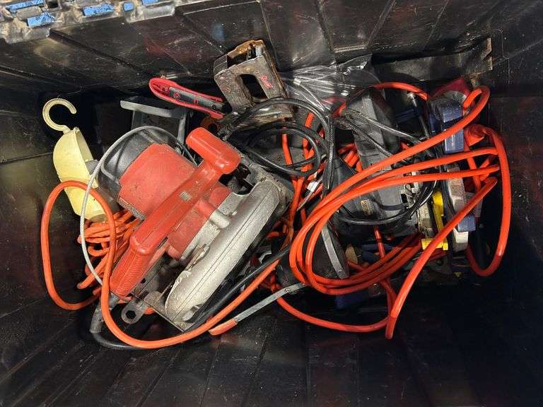 Skilsaw, Palm Sander, Extension Cords, More - Prime Time Auctions, Inc.