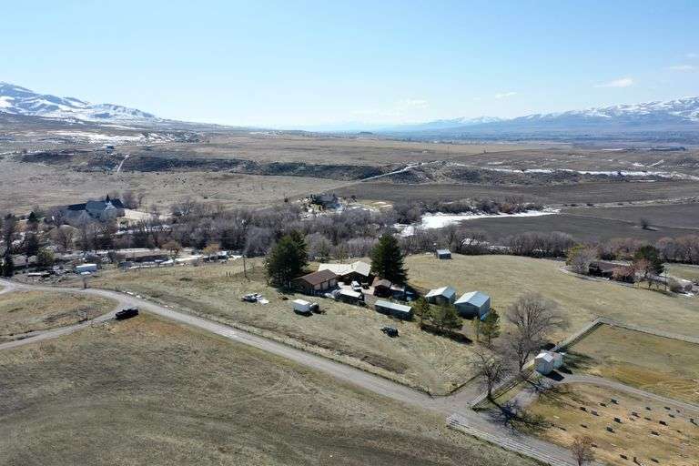 Ranch House with Shops, Buildings - Prime Time Auctions, Inc.