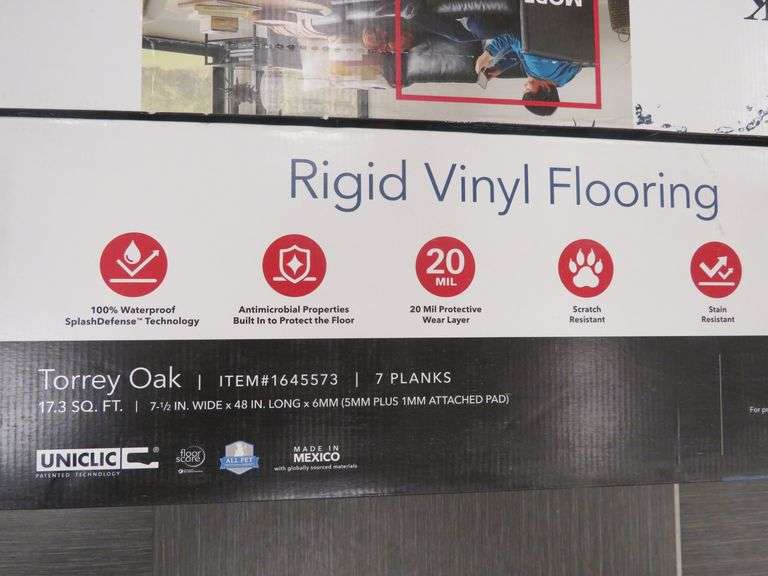 14) Mohawk Torrey Oak Laminate Wood Flooring - Prime Time Auctions, Inc.