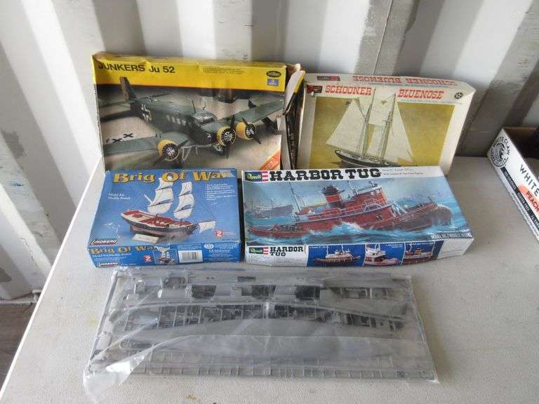 Plane and Boat Models - Prime Time Auctions, Inc.