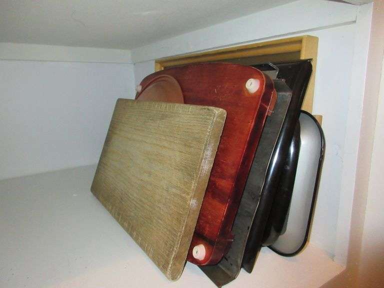 Cutting Boards, Serving Trays, Painted Trays - Prime Time Auctions, Inc.