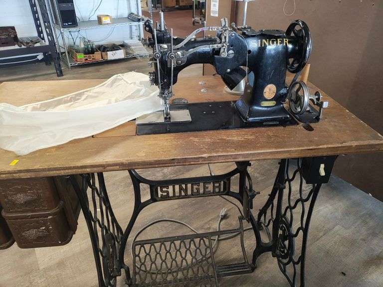 Electric Singer Sewing Machine with Cabinet - Prime Time Auctions, Inc.
