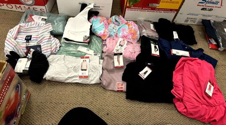 15) Size XL Womens Clothing - Prime Time Auctions, Inc.
