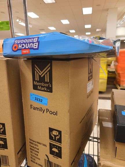 Member's Mark Family Pool and BunchOBalloons Water Balloons - Prime ...
