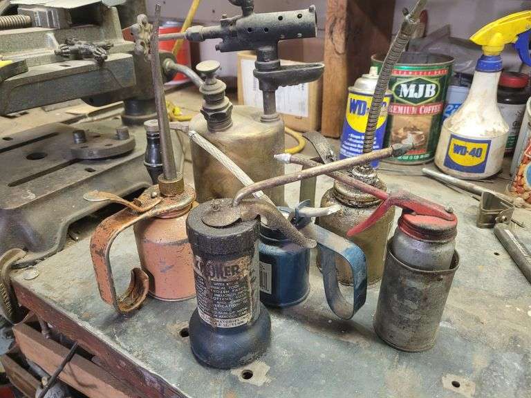 Oil Cans - Prime Time Auctions, Inc.