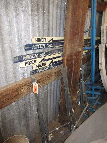 Skies, Metal Frame, White Water Raft Oar Frame - Prime Time Auctions, Inc.
