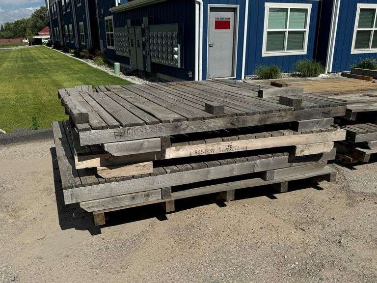 4) Decks - Prime Time Auctions, Inc.
