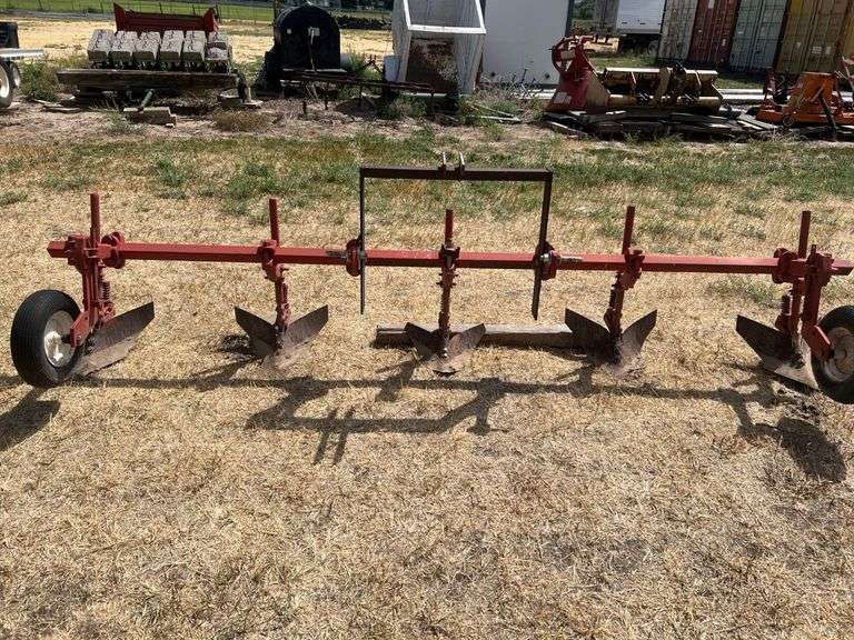 Row Plow with Gauge Wheels, 12' Tool Bar and 5 Plows - Prime Time ...