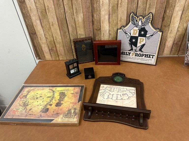 Harry Potter Display Cases and Map - Prime Time Auctions, Inc.
