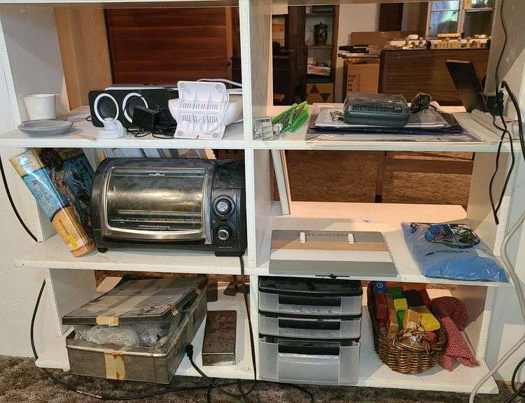 Contents Bottoms Shelves: Speakers, Storage Drawers, Fish Tank Sand ...