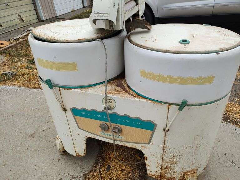 Vintage Dexter Double Tub Wringer Machine - Prime Time Auctions, Inc.