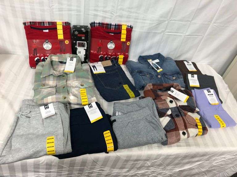 Women's Medium Clothing - 13 Pieces - Prime Time Auctions, Inc.