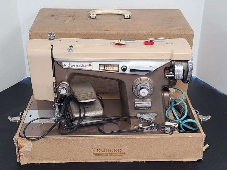 Emdeko Zig Zag Sewing Machine - Prime Time Auctions, Inc.