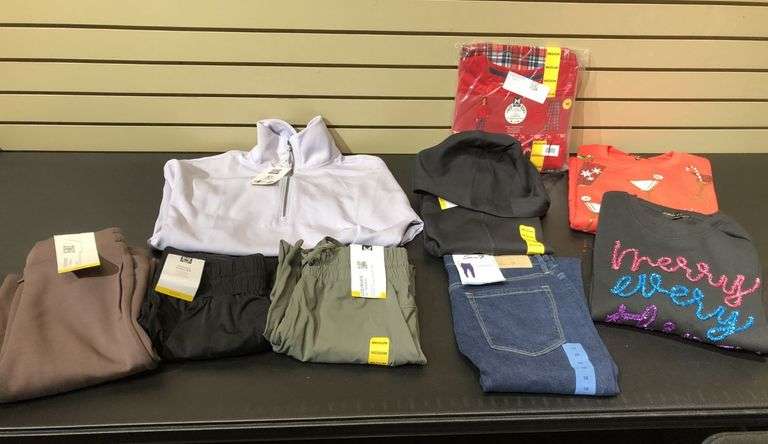Women's Medium Clothing - 9 Pieces - Prime Time Auctions, Inc.