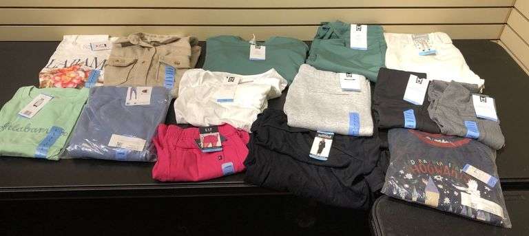 Women's Large Clothing - 14 Pieces - Prime Time Auctions, Inc.