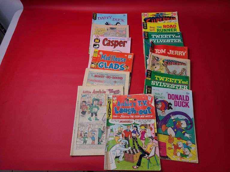 Comic Books- Casper, Tom & Jerry, Donald Duck, Daffy Duck and More ...