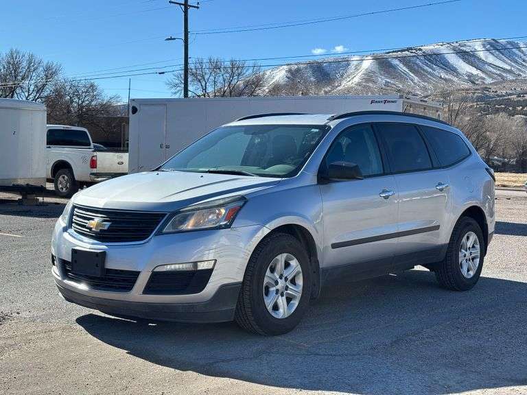 2013 Chevrolet Traverse LS - Prime Time Auctions, Inc.